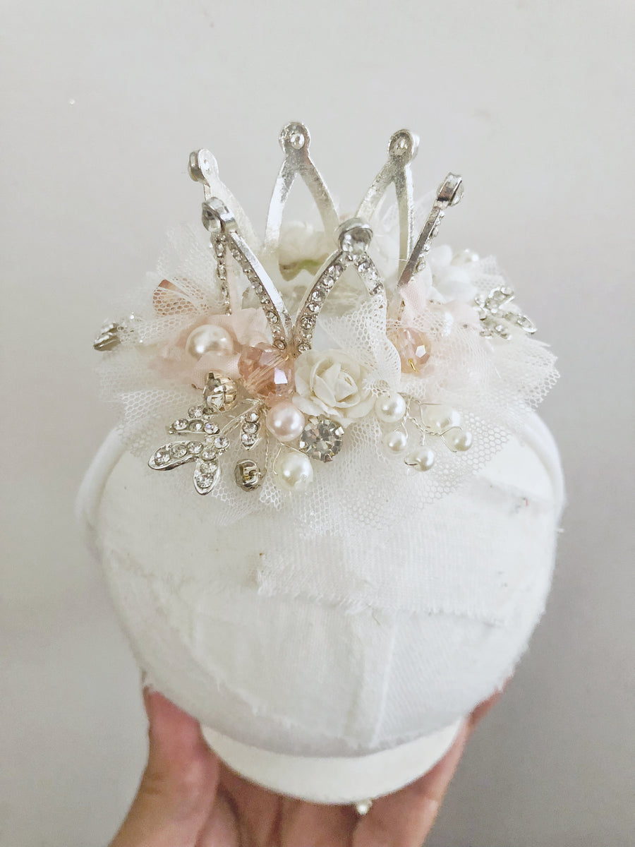 Reina Crown Newborn Headband Pinkytinks